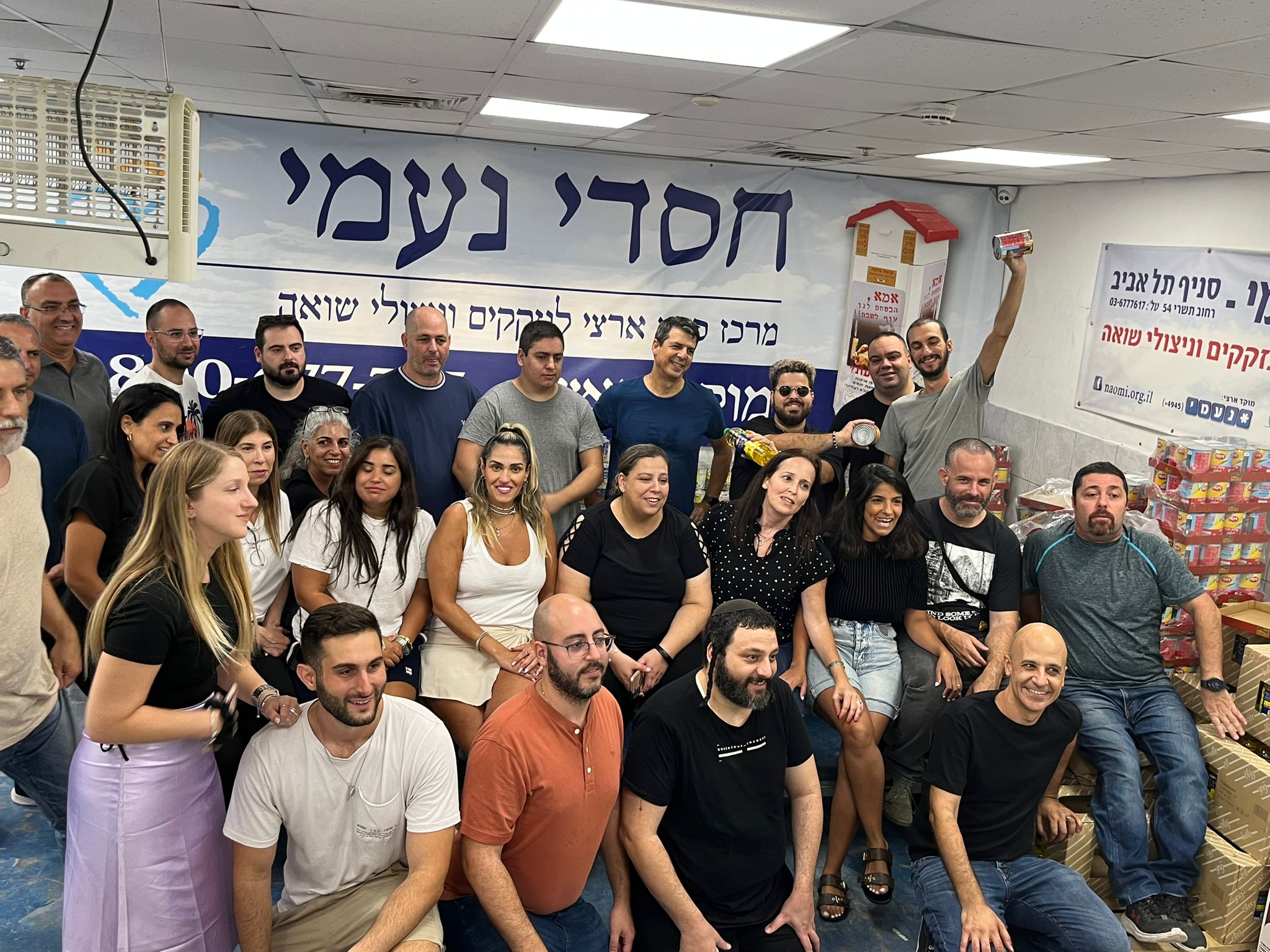Les bénévoles du célèbre journal ISRAËL HAYOM
